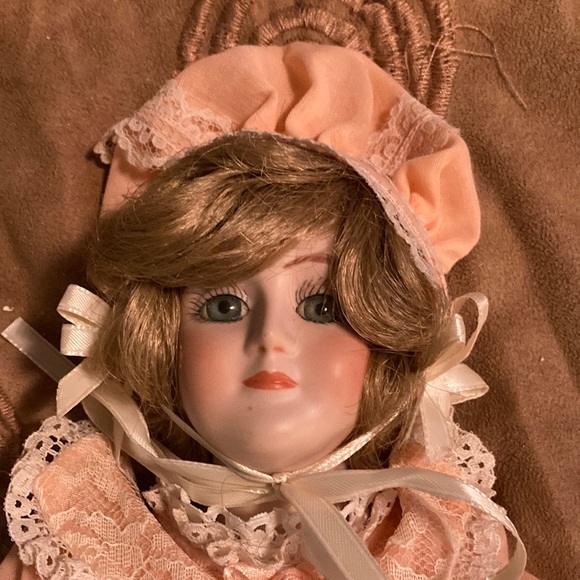 Vintage | Toys | Vintage 984 Porcelaincloth Repo Doll Wstand | Poshmark